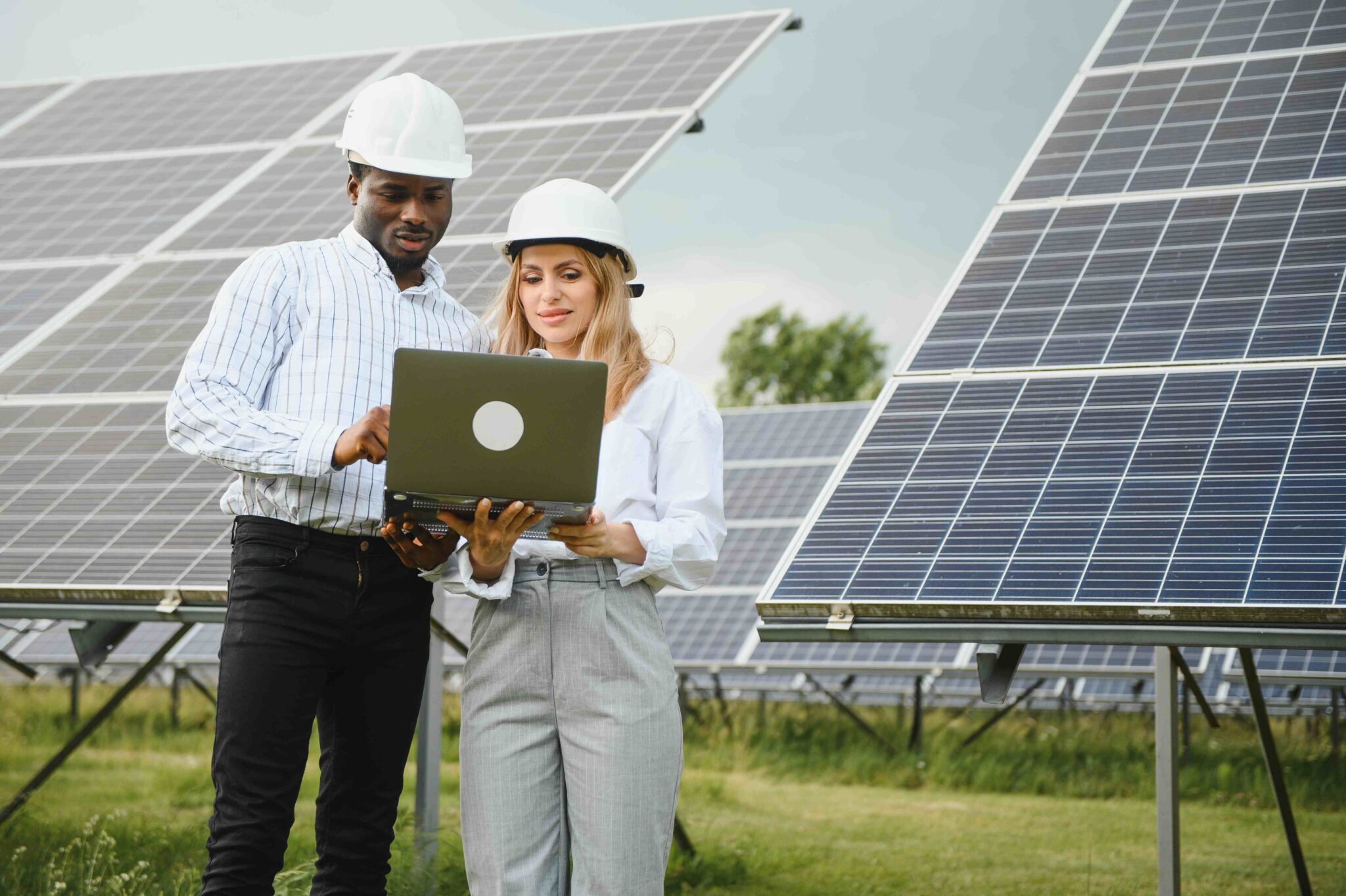 Making the Right Choice: Guide to Choosing Your Solar Provider in ...